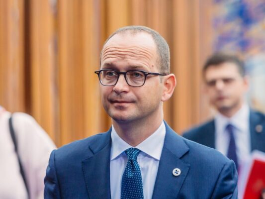 ”Çuna e goca shihemi në sheshin publik”, Ditmir Bushati bën lëvizjen e ...