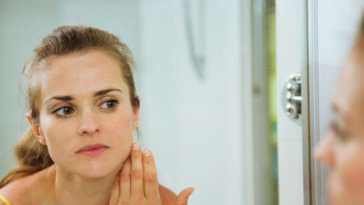 Tetë kurat më të mira natyrale që zbehin rrudhat dhe plakjen e fytyrës