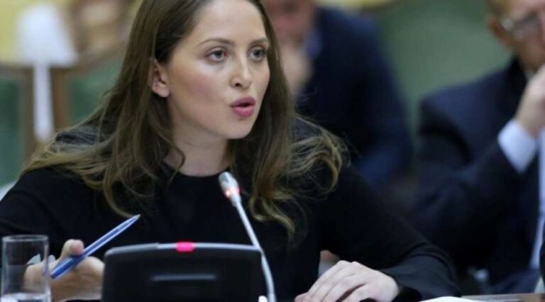 Brisida Shehaj vijon replikat me Murrizin: Disa sqarime të thjeshta për ...