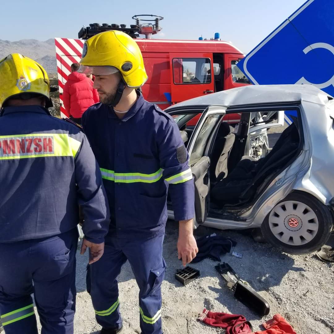 Makinat bëhen copë, 1 i vdekur dhe 3 të plagosur! Aksident i frikshëm ...