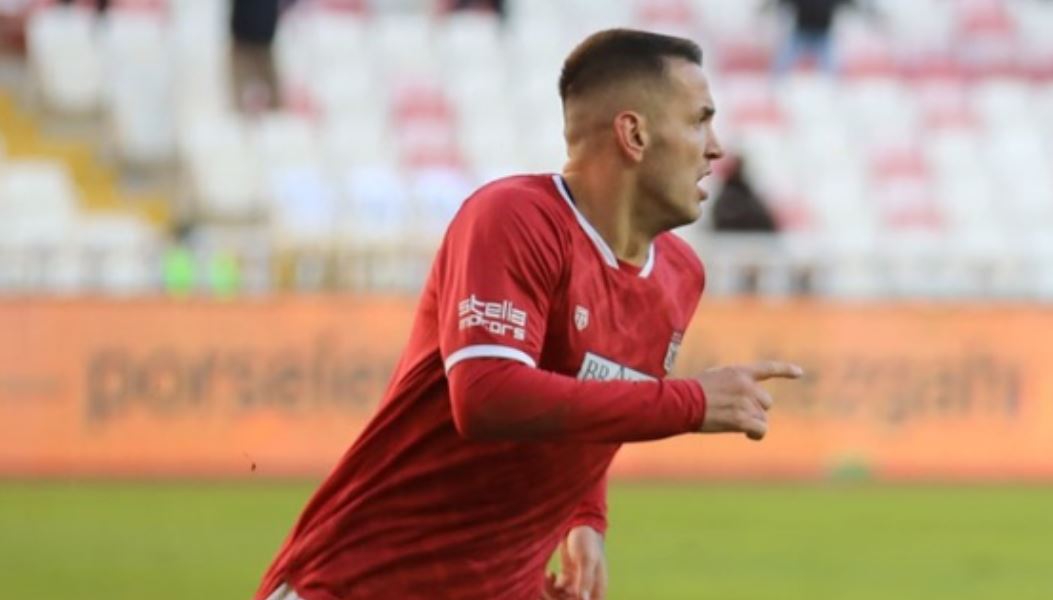 Rey Manaj në super formë, shënon golin e 6-të në Turqi
