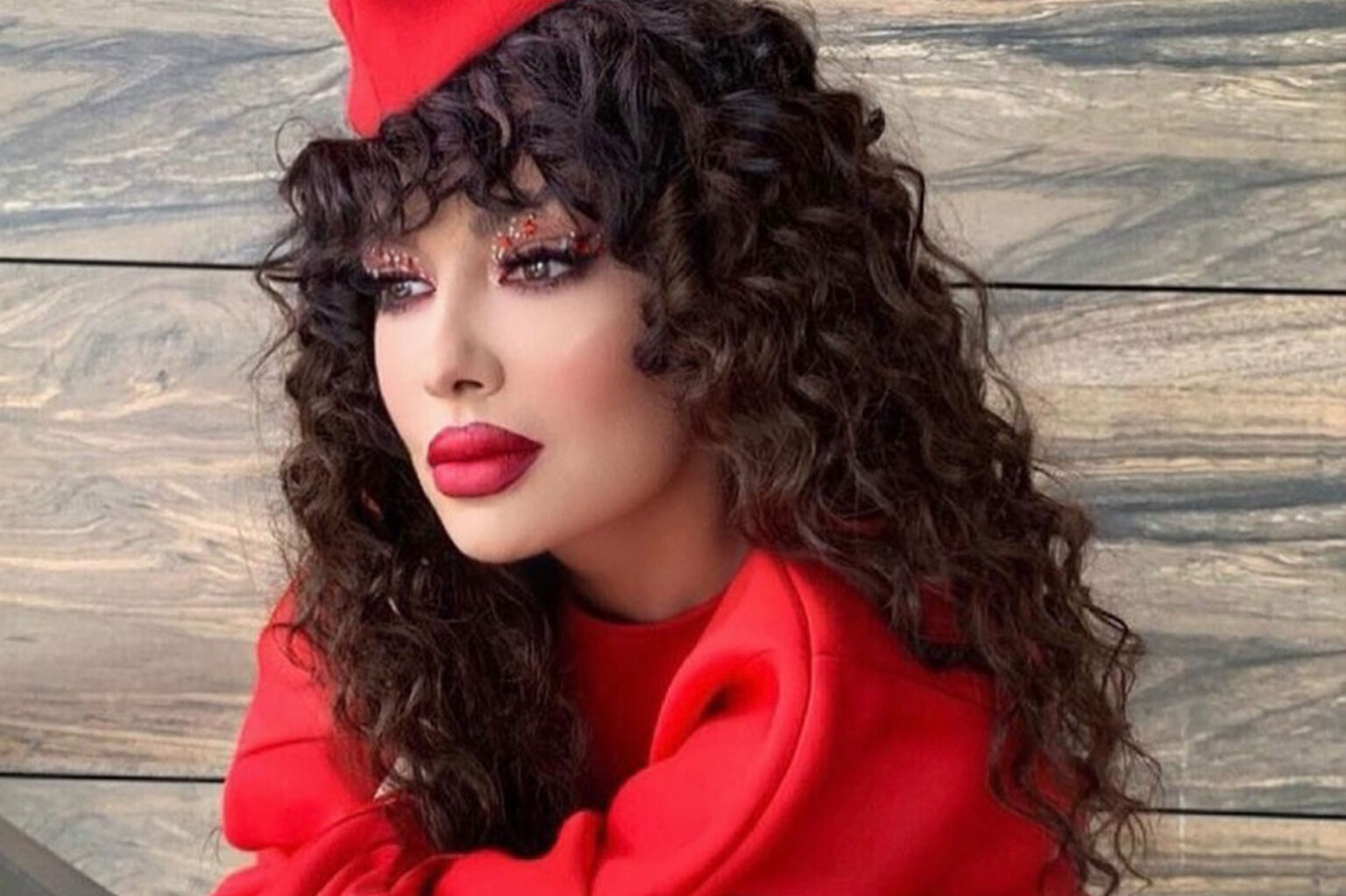 Feston sot ditëlindjen, sa vjeç mbush sot diva e muzikës shqiptare ...