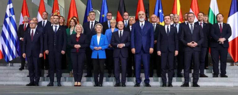 Kryetarët e shteteve dhe të qeverive të 27 vendeve të Bashkimit ...