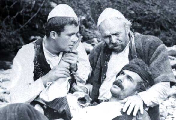 Ndrek dhe Gjergj Luca në “Flaka e Maleve”, një histori arti dhe atësie ...