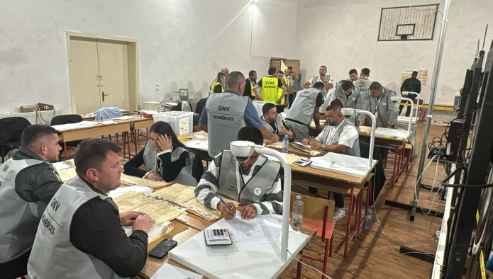 Numërohen 230 nga 508 kuti në Elbasan. PS forcon mandatin e 10-të, PD rrezikon edhe listën e mbyllur