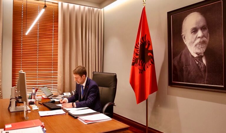 Vizita e ministrit Hoxha në Kosovë, takime me krerët e institucioneve